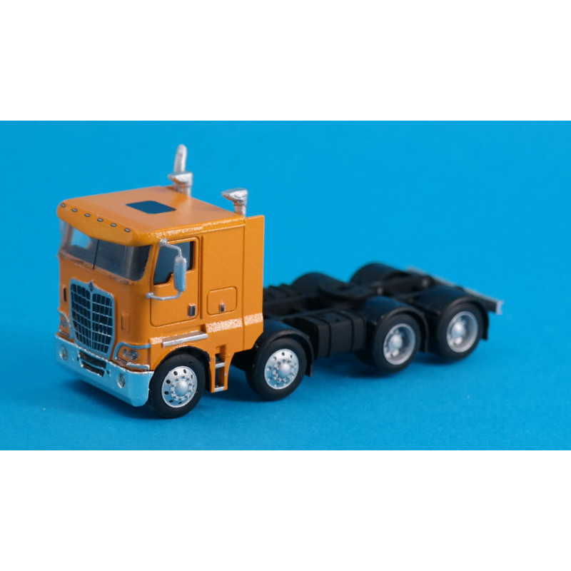 International 9870 Low Cab