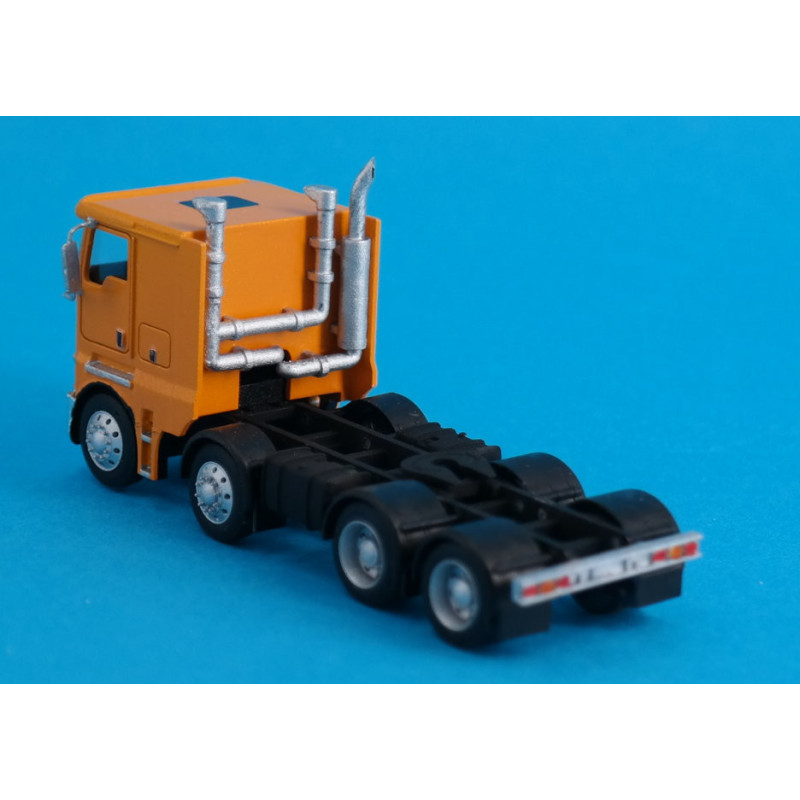 International 9870 Low Cab